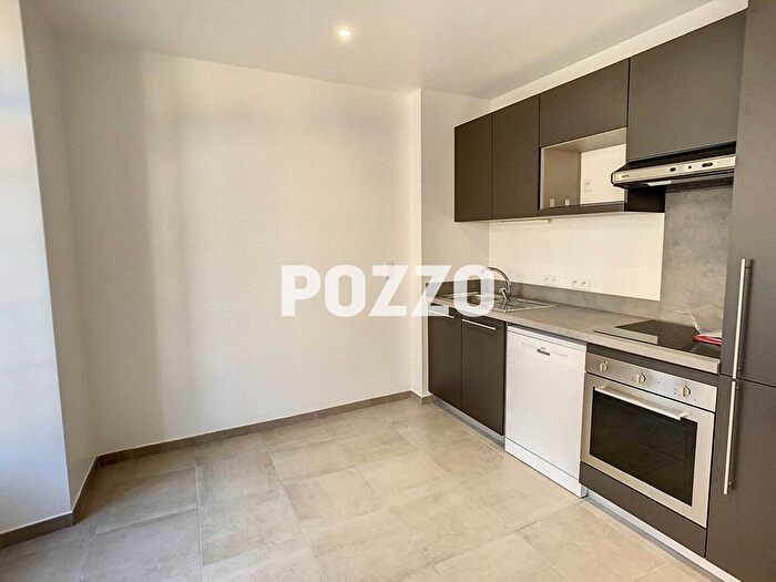 Appartement à louer - Coeur Centre Ville, Bayeux - 3 pièces - 2 chambres