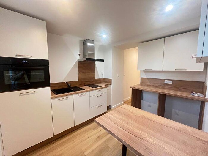 Maison à louer - Centre Ville-Saint Léonard-Notre-Dame, Alençon - 2 pièces - 1 chambre