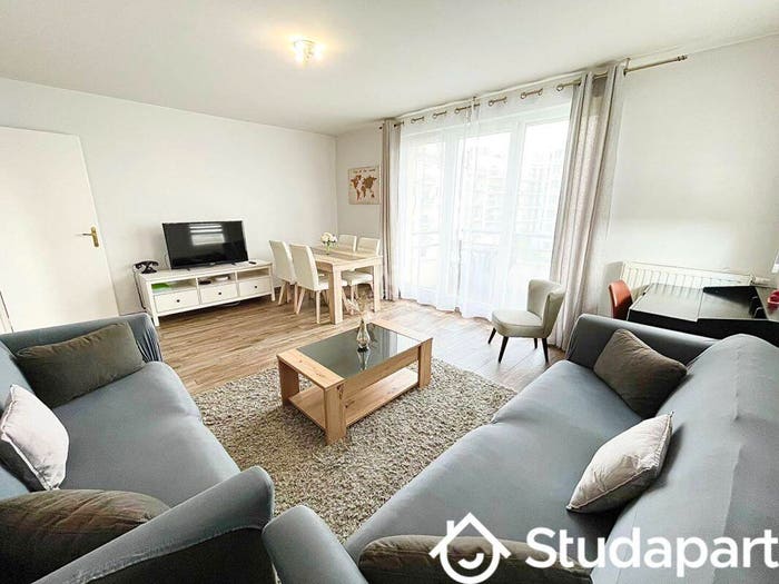 Le Point du Jour-Centre Gare, Cergy : Appartement 1 pièce à louer