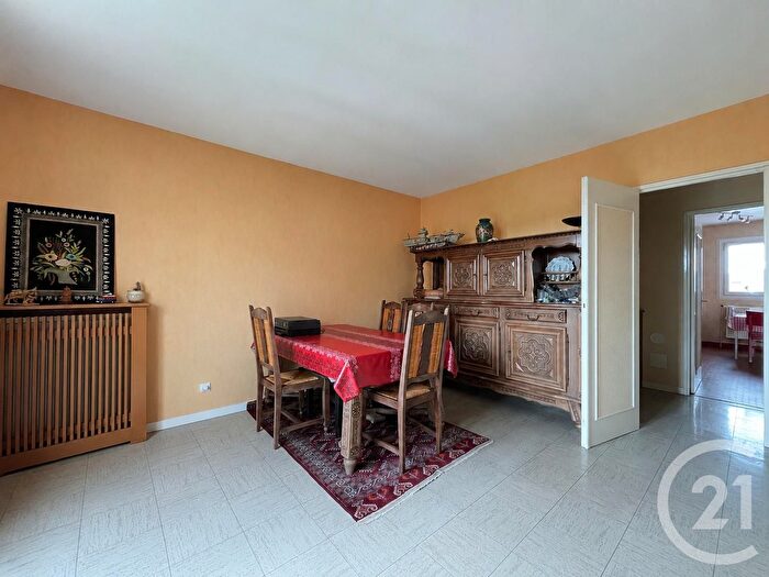 Maurepas, Centre-ville, Malmedonne - Appartement 3 pièces à vendre