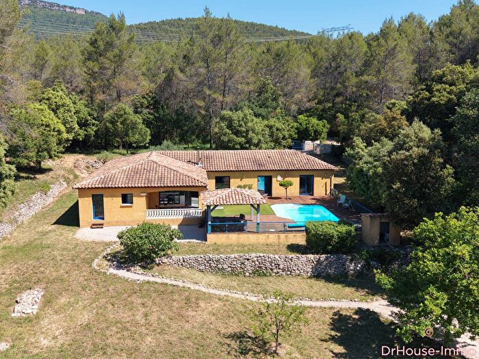 Besse-sur-Issole - Maison 6 pièces à vendre