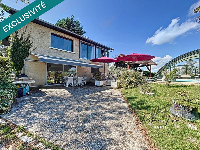 Maison 9 pièces à Les Avenières, à vendre