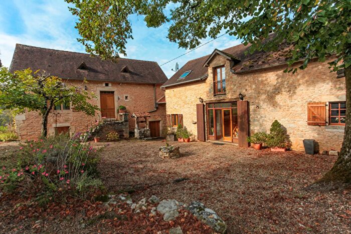 Maison à vendre - Coulaures - 8 pièces - 3 chambres