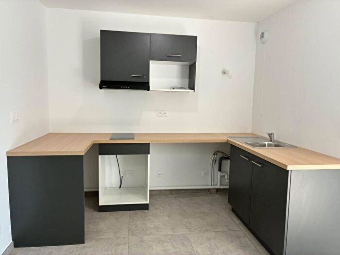 Côte Chaude-Montaud, Saint-Étienne : Appartement 2 pièces à louer