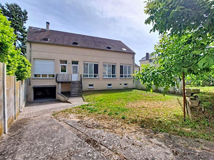 Chars - Maison 8 pièces à vendre