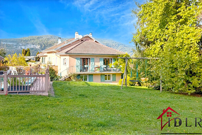 Maison à vendre - Dortan - 9 pièces - 7 chambres