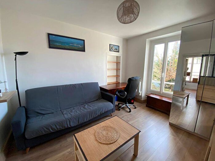 Général Leclerc, Saint-Germain-en-Laye : Appartement 1 pièce à louer