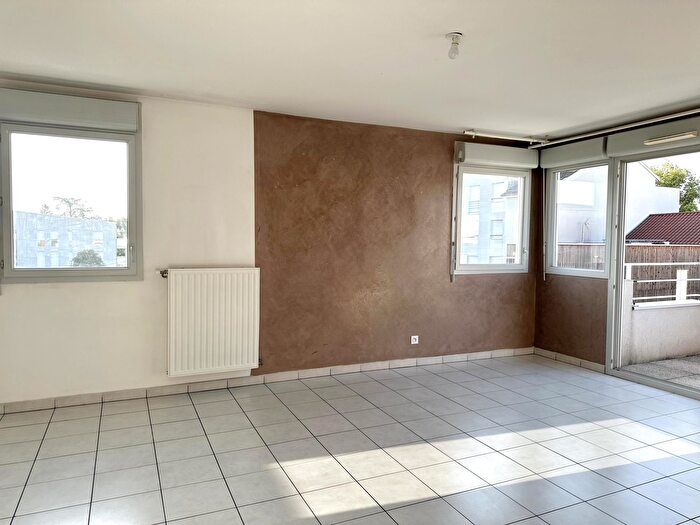 Appartement à vendre - Meyzieu, Centre-ville - 3 pièces - 2 chambres