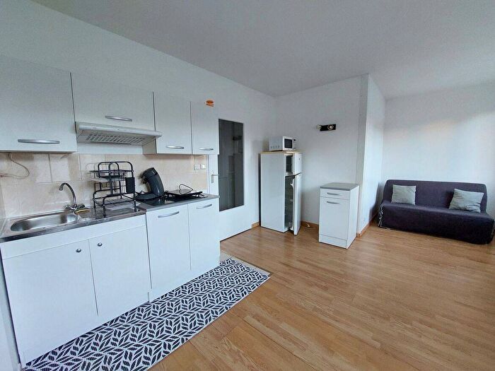 Bourg, Châlette-sur-Loing - Appartement 1 pièce à louer
