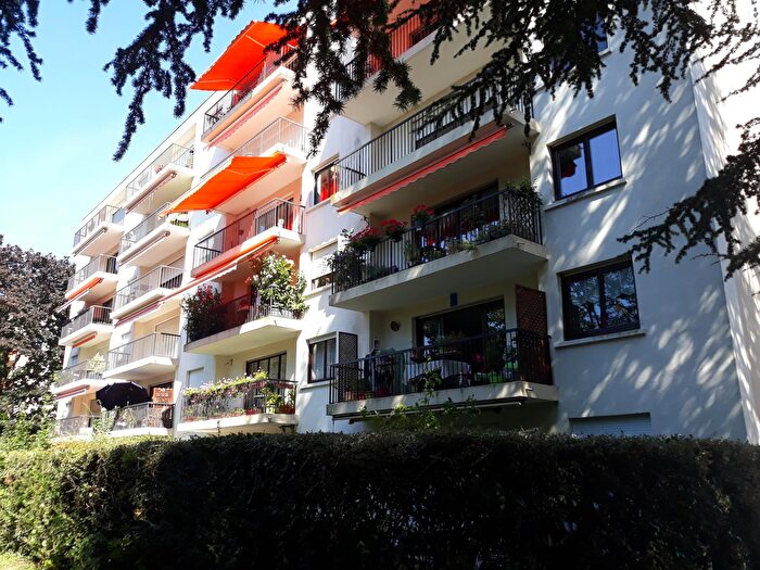 Orléans, La Croix Saint-Marceau, La Mouillère, Pré Pinson : Appartement 5 pièces à vendre