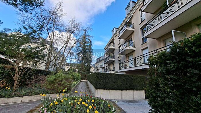 Appartement à louer - Versailles - 3 pièces - 2 chambres