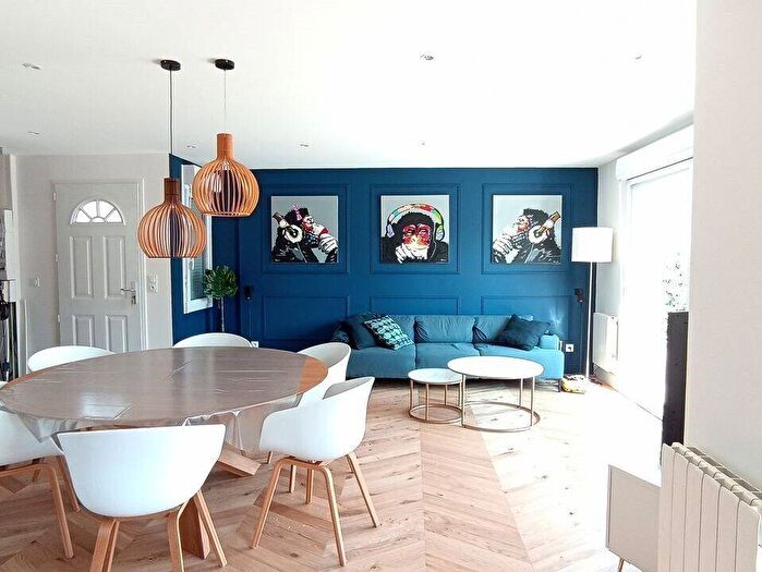 Maison à louer - Centre-Bourg, Saint-Genis-Laval - 2 pièces - 1 chambre