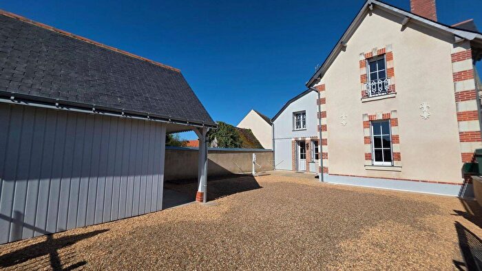 Maison à louer - Noyant-Villages - 4 pièces - 2 chambres