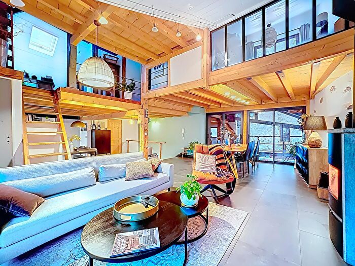 Maison à vendre - Taninges - 5 pièces - 3 chambres