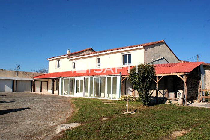 Maison à vendre - La Châtaigneraie - 6 pièces - 4 chambres