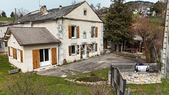 Maison à vendre - Saint-Julien-Chapteuil - 5 pièces - 3 chambres