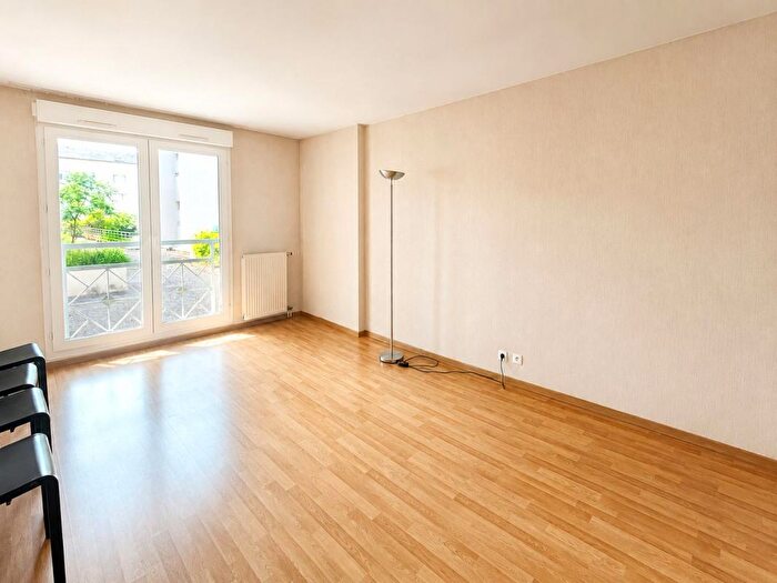 Bussy-Saint-Georges, Centre-ville : Appartement 2 pièces à vendre
