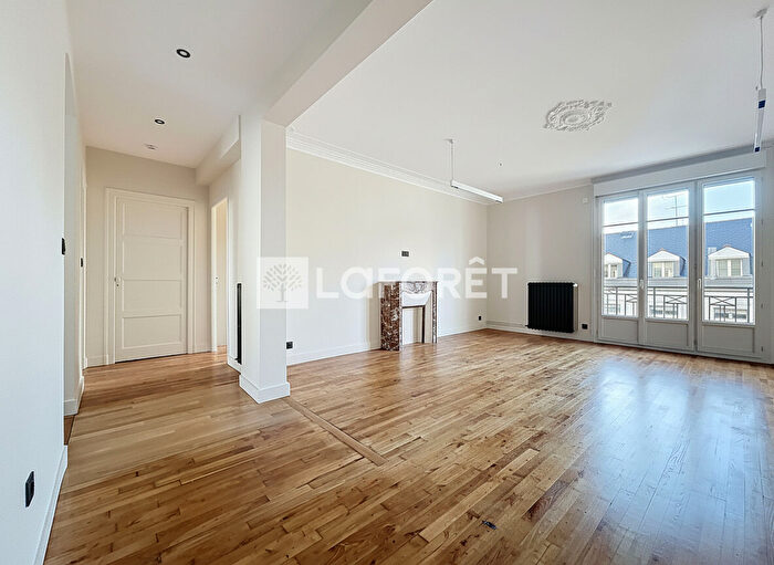 Appartement à vendre - Quartiers Centre, Saint-Hélier, Gare - 3 pièces - 2 chambres