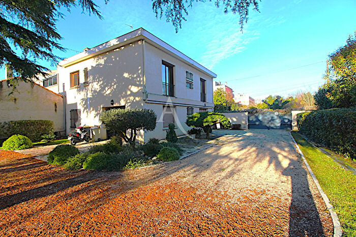 Maison à vendre - Montauban, Centre-ville - 9 pièces - 6 chambres