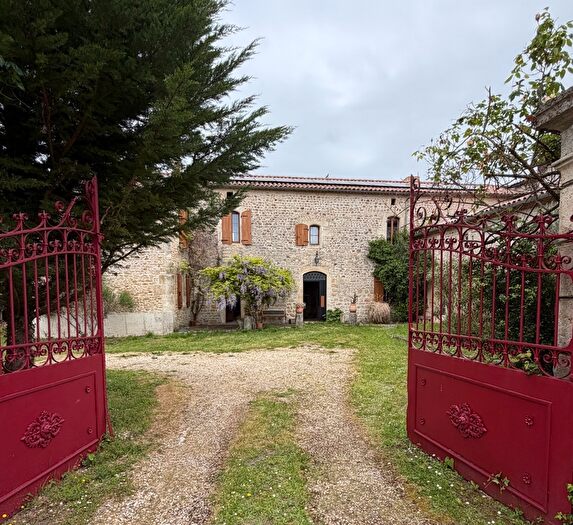 Maison 14 pièces à vendre à La Tâche