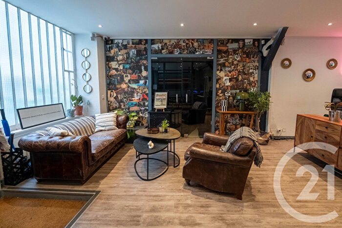 Appartement à vendre - Paris e , Belleville, Saint-Maur - 4 pièces - 3 chambres