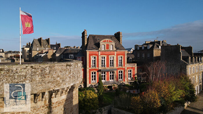 Maison à vendre - Dinan - 11 pièces - 5 chambres