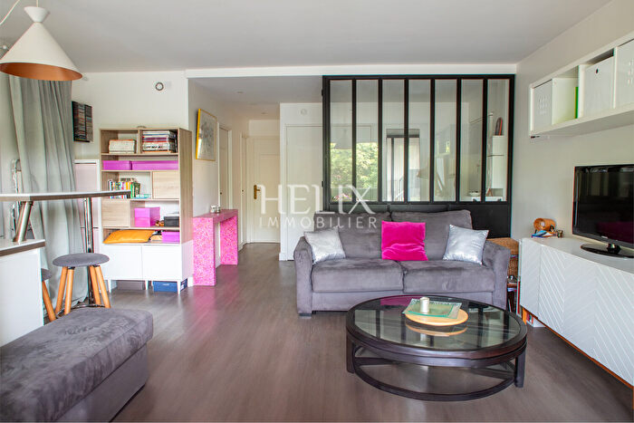 Appartement à vendre - Le Mesnil-le-Roi - 4 pièces - 3 chambres