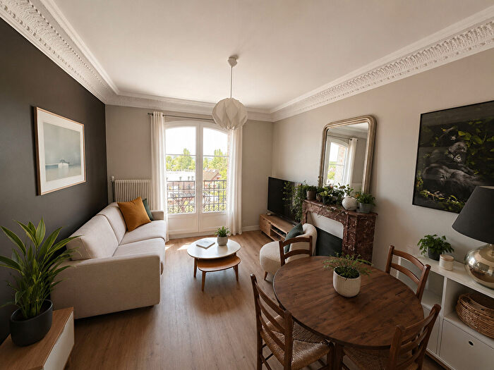 Viroflay, Louvre, Gare : Appartement 3 pièces à vendre