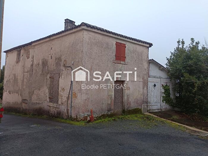 Maison à vendre - Mervent - 5 pièces - 2 chambres