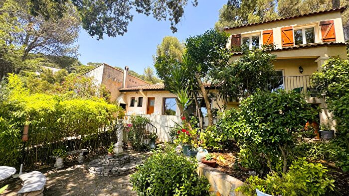 Maison à vendre - Sète, Saint-Clair - 8 pièces - 6 chambres