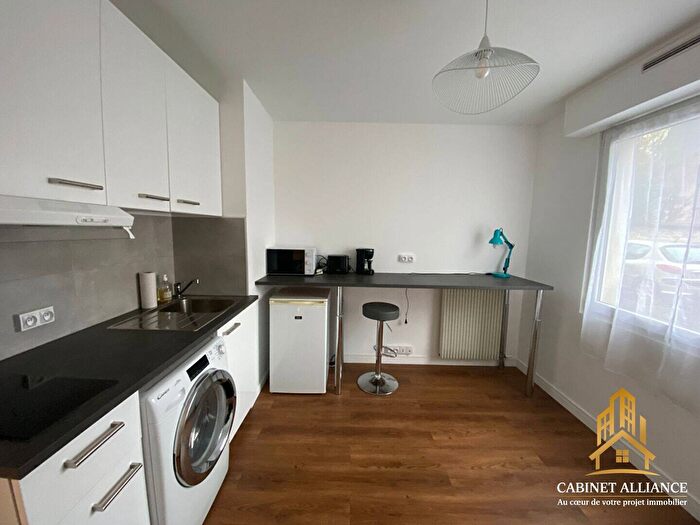 Appartement à louer - Rive de Seine Sud Est, Melun - 1 pièce