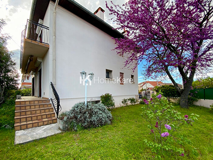 Maisons à vendre et appartements à louer - 1