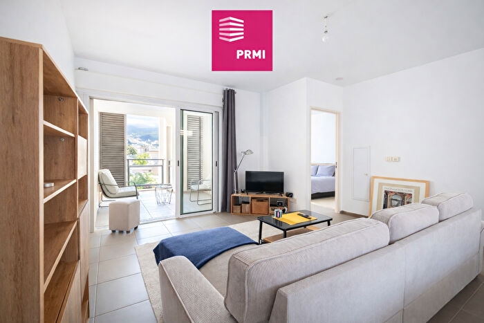 Appartement à vendre - Saint-Denis, Centre-ville - 2 pièces - 1 chambre