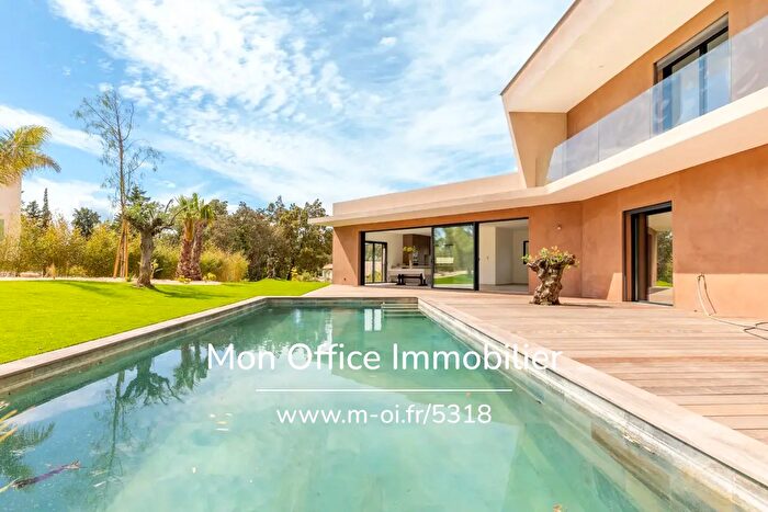 Maison à vendre - Saint-Raphaël, Boulouris - 8 pièces - 5 chambres