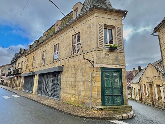 Maison à vendre - Saint-Cyprien - 8 pièces - 5 chambres