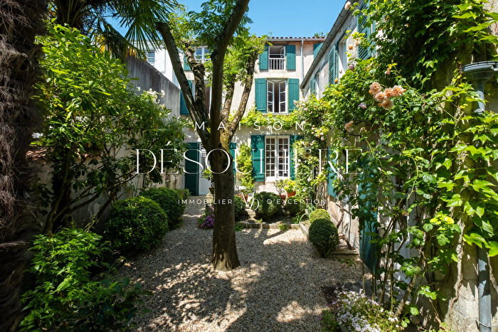 Maison à vendre - La Rochelle, Centre-ville, Vieux-port, Marché - 7 pièces - 4 chambres