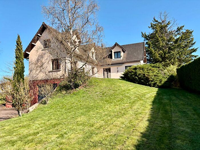 Montceau-les-Mines : Maison 8 pièces à vendre