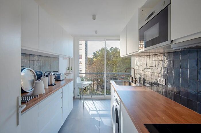 Appartement à louer - Marseille er , Belsunce - 4 pièces - 3 chambres