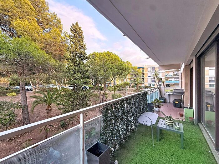 Appartement à vendre - Le Cannet, Aubarède - 2 pièces - 1 chambre