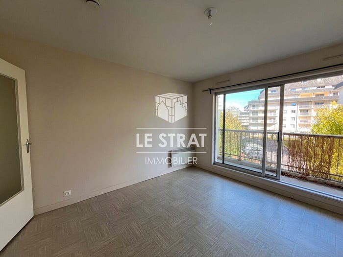 Saint Jean Eudes-Saint Gilles, Caen : Appartement 1 pièce à louer