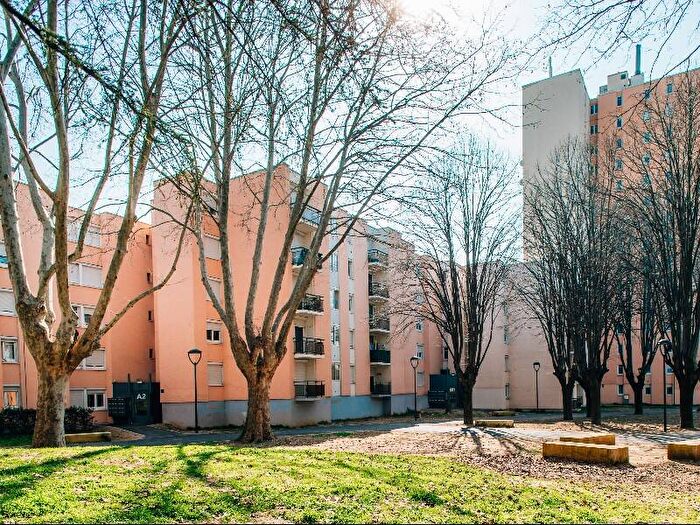Appartement à louer - Arènes, Nîmes - 3 pièces