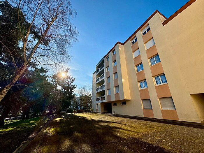 Appartement à louer - La Madeleine, Chartres - 3 pièces - 2 chambres
