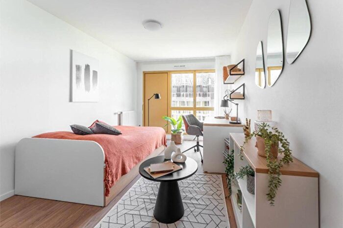 Appartement à louer - Rosiers-Lorieux, Puteaux - 1 pièce