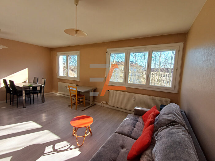 Appartement à vendre - Saint-Étienne, Crêt de Roc - 1 pièce - 1 chambre