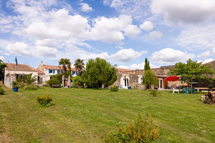 Maison à vendre - Migré - 6 pièces - 4 chambres