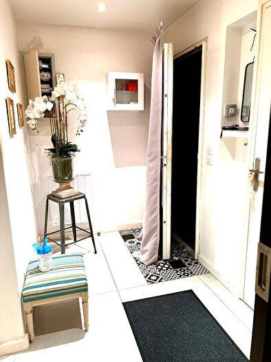 Appartement à louer - Centre Ville, Rueil-Malmaison - 2 pièces - 1 chambre