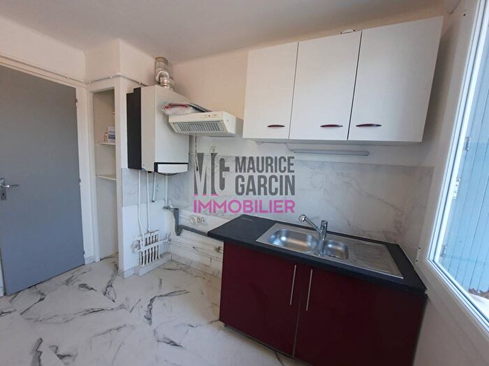 Appartement à louer - Zone Périphérique Urbaine, Carpentras - 3 pièces - 2 chambres