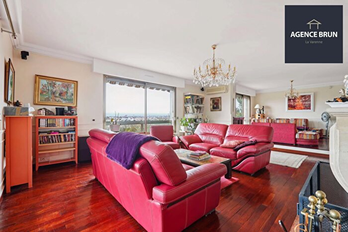 Chennevières-sur-Marne, Marne, Coteau Sud : Maison 10 pièces à vendre