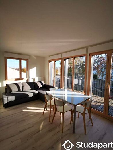 Appartement à louer - Chemin de lîle, Nanterre - 1 pièce - 3 chambres