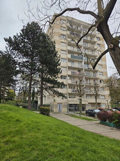 Blanche de Castille-Clos Roi-Giono, Saint-Ouen-lAumône : Appartement 1 pièce à louer